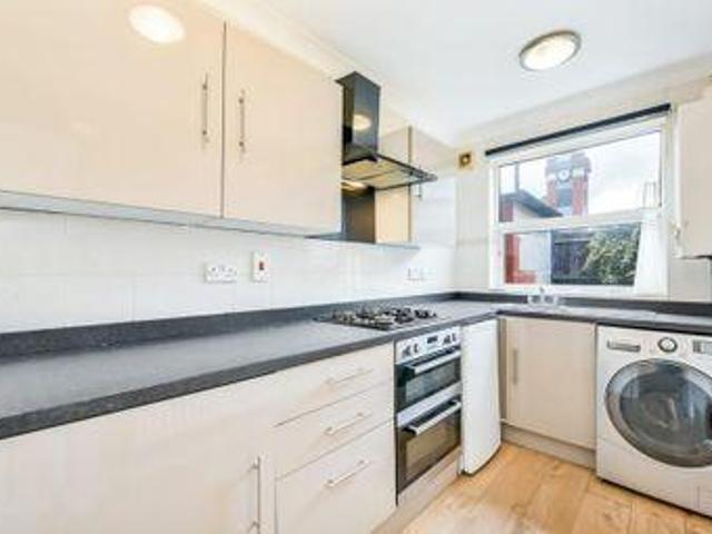 2 Bedrooms Flat for rent in Blythe Vale, London SE6
