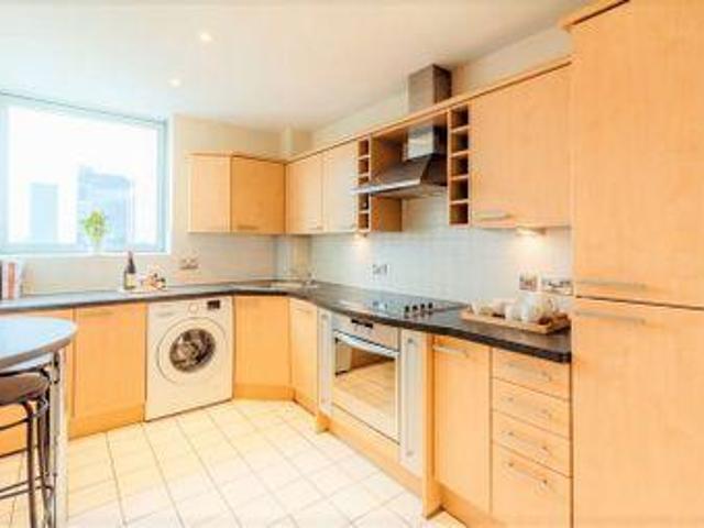 2 Bedrooms Flat for rent in Blackwall Way, London E14