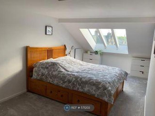 2 Bedrooms Flat for rent in Blackwood Crescent, Edinburgh EH9