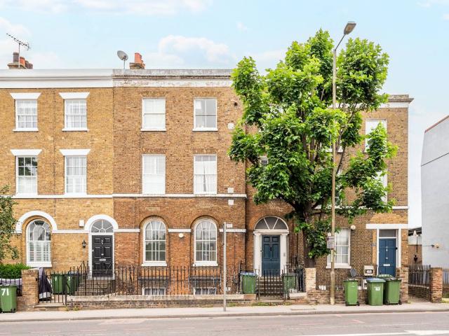 2 Bedrooms Flat for Rent in Blackheath Road | Foxtons