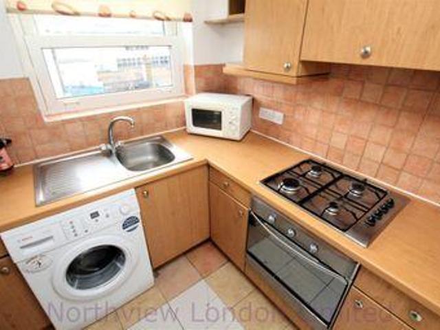 2 Bedrooms Flat for rent in Blackstock Road, Finsbury Park N4