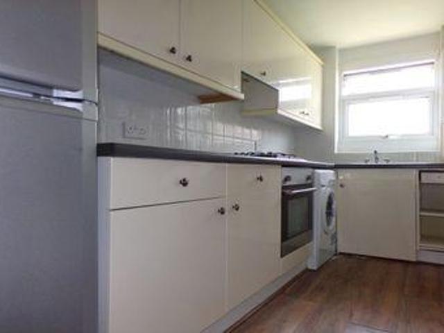 2 Bedrooms Flat for rent in Blake Hall Road, London E11