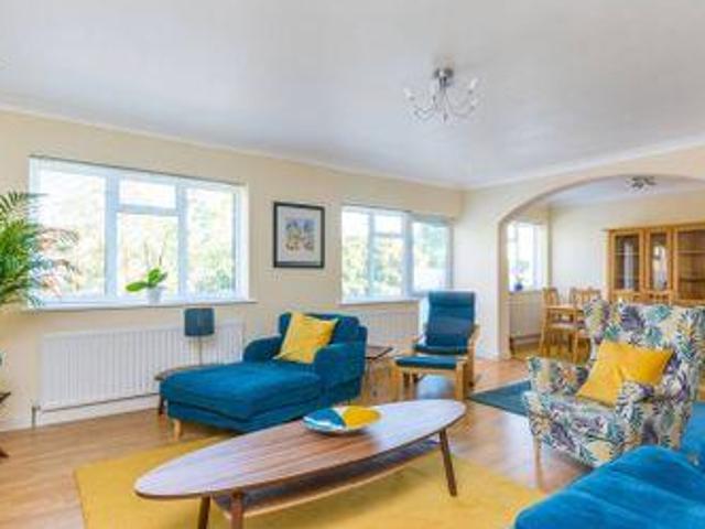 2 Bedrooms Flat for rent in Blakesley Avenue, Ealing W5