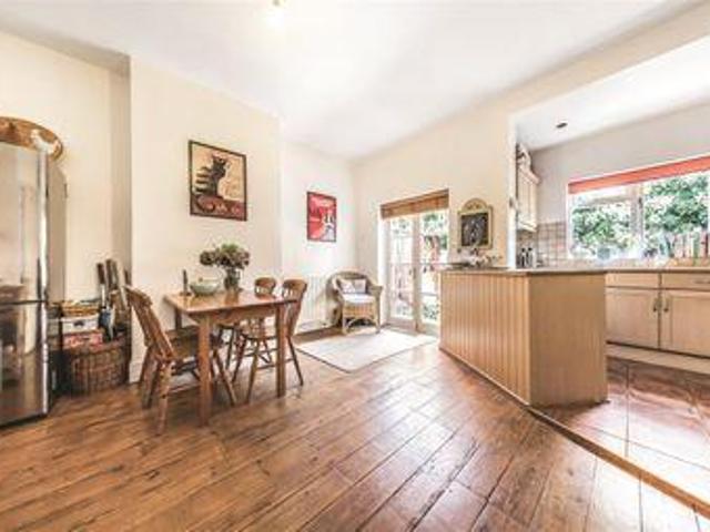 2 Bedrooms Flat for rent in Blandfield Road, London SW12