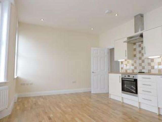 2 Bedrooms Flat for rent in Blatchington Road, Hove BN3