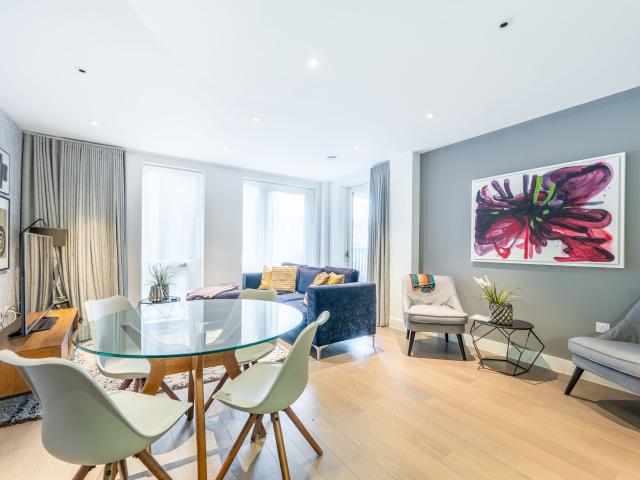 2 Bedrooms Flat for Rent in Bruckner Street | Foxtons