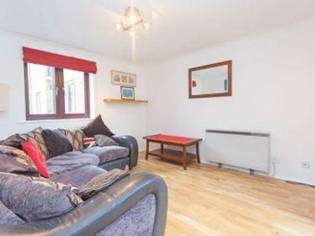 2 Bedrooms Flat for rent in Brunswick Quay, London SE16