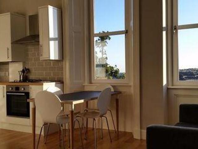 2 Bedrooms Flat for rent in Brunswick Street, Edinburgh EH7