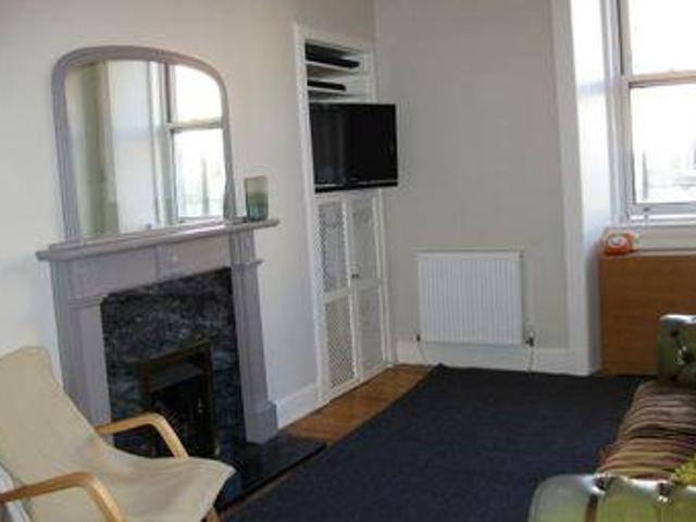 2 Bedrooms Flat for rent in Bryson Road, Edinburgh EH11