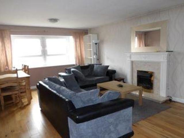 2 Bedrooms Flat for rent in Braid Square, Glasgow G4