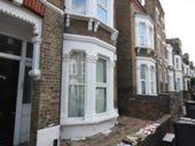 2 Bedrooms Flat for rent in Brailsford Road, London SW2