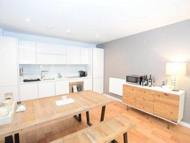 2 Bedrooms Flat for rent in Bramah Road, London SW9