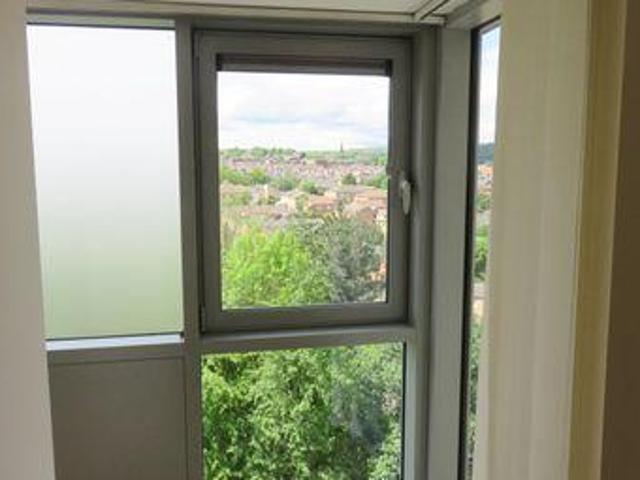 2 Bedrooms Flat for rent in Bramall Lane, Sheffield S2