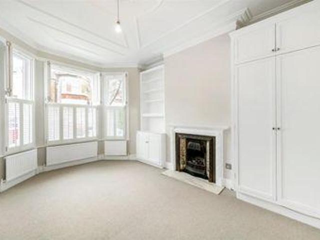 2 Bedrooms Flat for rent in Bramfield Road, London SW11