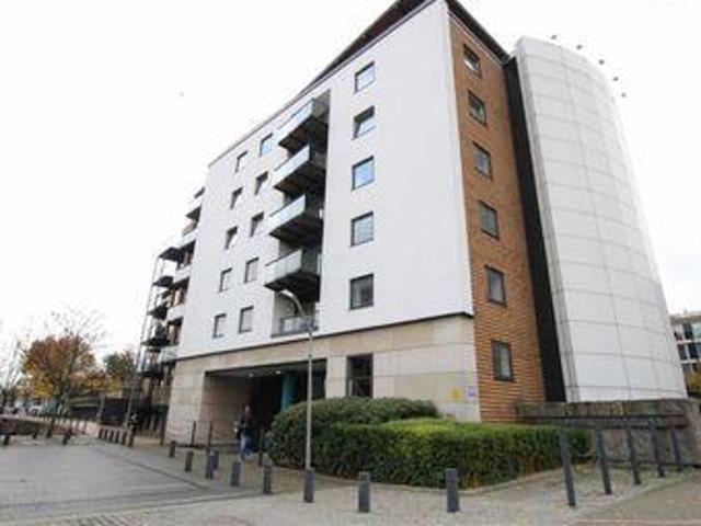 2 Bedrooms Flat for rent in Branch Road, London E14