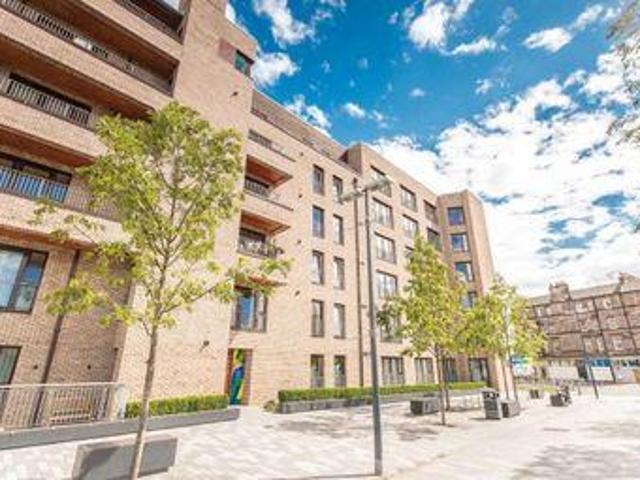 2 Bedrooms Flat for rent in Brandfield Street, Edinburgh EH3