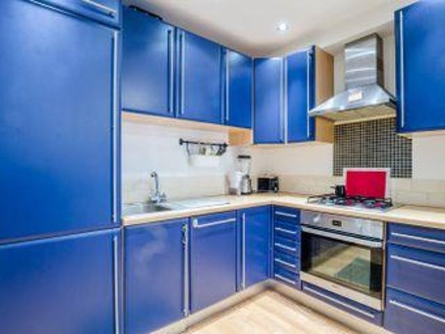 2 Bedrooms Flat for rent in Brangwyn Crescent, Colliers Wood SW19