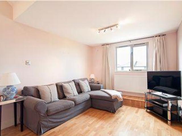 2 Bedrooms Flat for rent in Branksome Road, London SW2