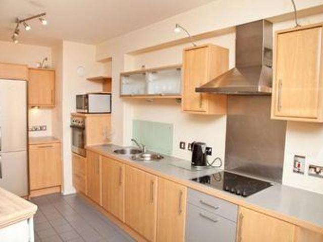 2 Bedrooms Flat for rent in Breadalbane Street, Edinburgh EH6