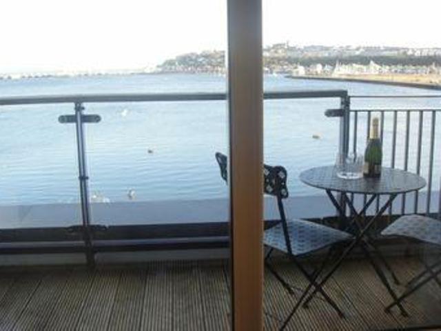 2 Bedrooms Flat for rent in Breakwater House, Prospect Place, Cardiff CF11