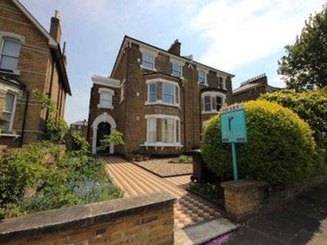 2 Bedrooms Flat for rent in Breakspears Road, Brockley SE4