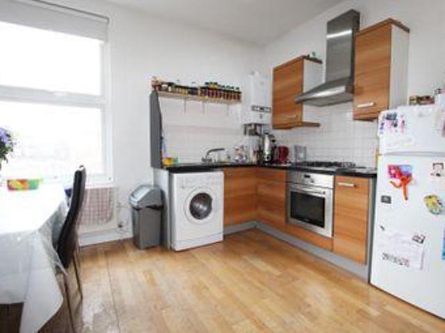 2 Bedrooms Flat for rent in Brent Street, London NW4