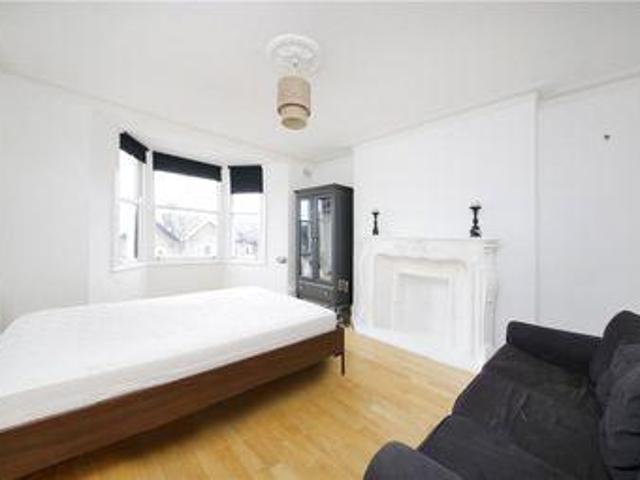 2 Bedrooms Flat for rent in Brett Road, Hackney, London E8