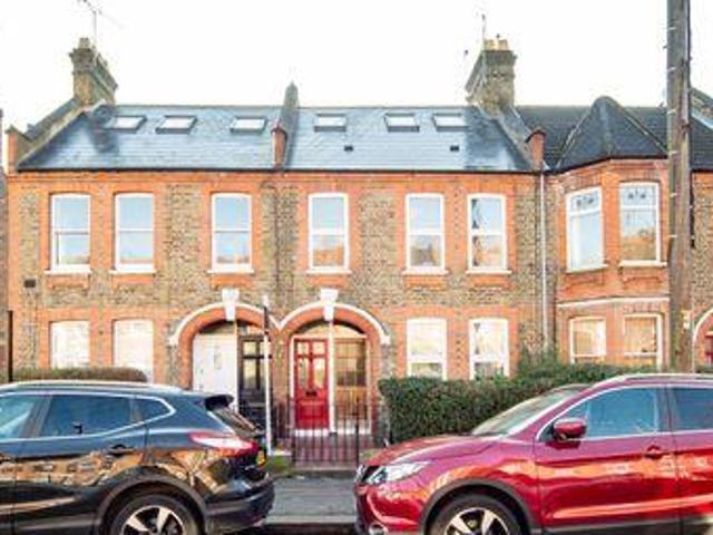 2 Bedrooms Flat for rent in Brettenham Road, London E17