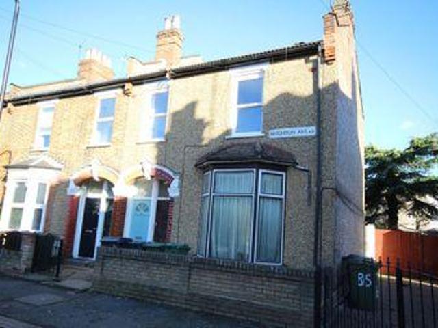 2 Bedrooms Flat for rent in Brighton Avenue, London E17