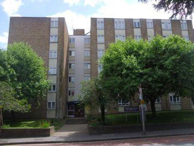 2 Bedrooms Flat for rent in Brighton Road, Sutton SM2