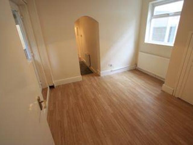 2 Bedrooms Flat for rent in Brighton Rd, Croydon CR2