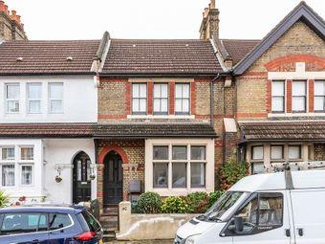 2 Bedrooms Flat for rent in Brightwell Crescent, London SW17