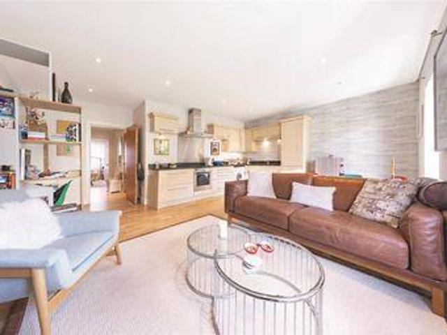 2 Bedrooms Flat for rent in Bridge Theatre Apartments, Battersea Bridge Road SW11