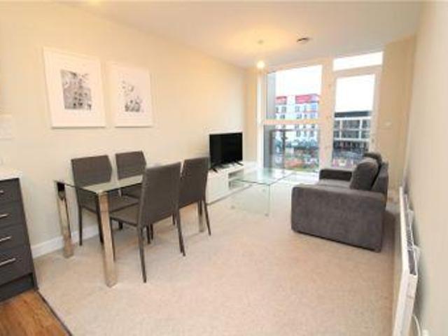 2 Bedrooms Flat for rent in Bridgewater Gate, Woden Street, Salford, Greater Manchester M5