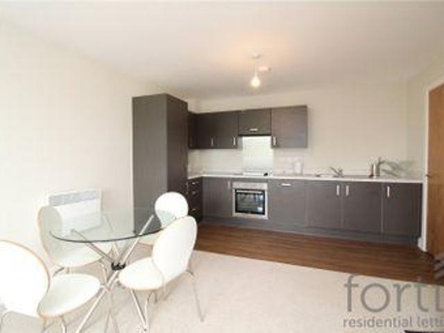 2 Bedrooms Flat for rent in Bridgewater Point, Ordsall Lane, Salford M5