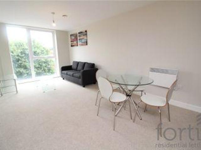 2 Bedrooms Flat for rent in Bridgewater Point, Ordsall Lane, Salford M5