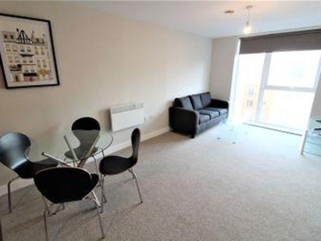 2 Bedrooms Flat for rent in Bridgewater Point, Ordsall Lane, Salford M5