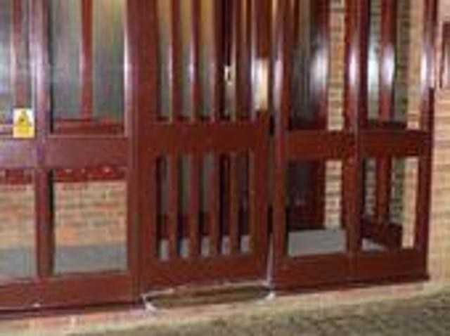2 Bedrooms Flat for rent in Brinsdale Road, London NW4