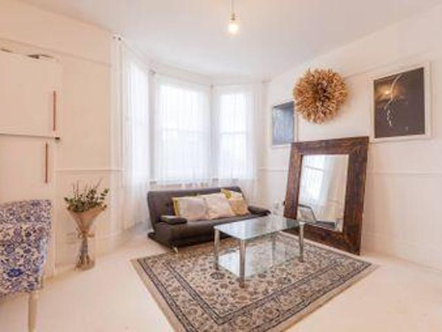 2 Bedrooms Flat for rent in Brixton, Brixton SW9