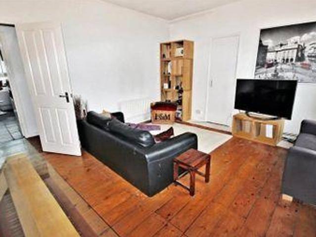 2 Bedrooms Flat for rent in Brixton Hill, London SW2