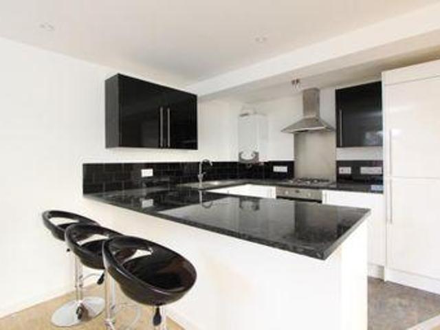 2 Bedrooms Flat for rent in Brixton Road, London SW9