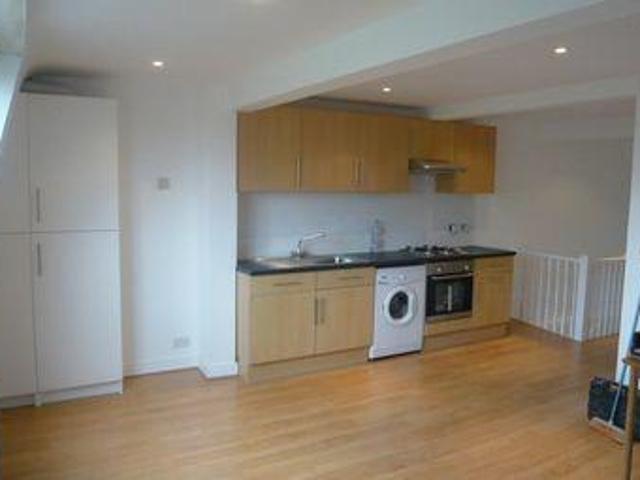 2 Bedrooms Flat for rent in Brixton Road, London SW9