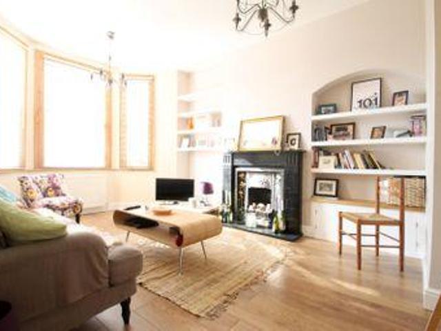 2 Bedrooms Flat for rent in Brockley Rise, London SE23