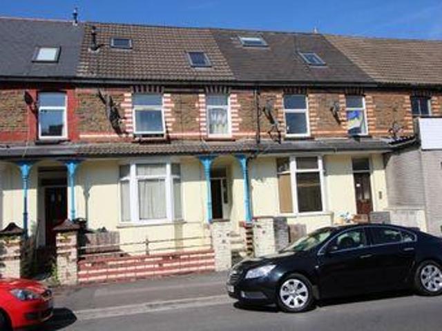 2 Bedrooms Flat for rent in Broadway, Treforest, Pontypridd CF37