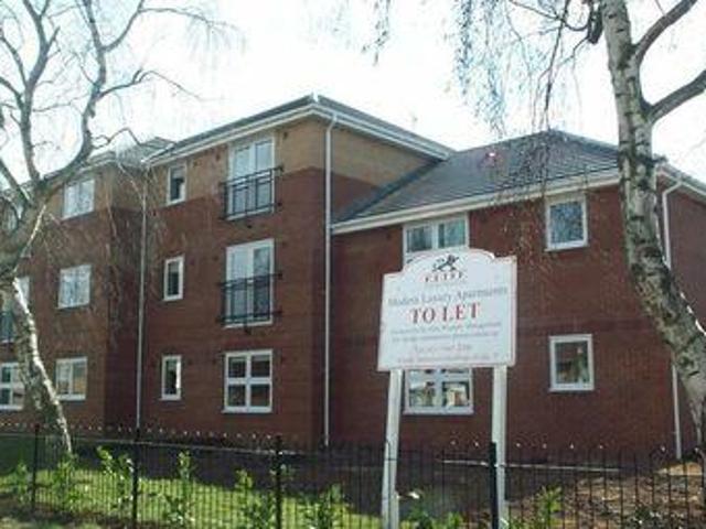 2 Bedrooms Flat for rent in Broad Lane, Eastern Green, Coventry CV5