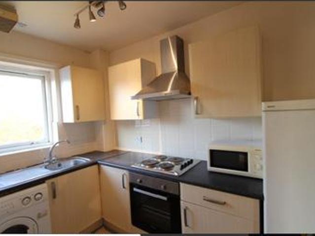 2 Bedrooms Flat for rent in Broom Walk, Sheffield S3