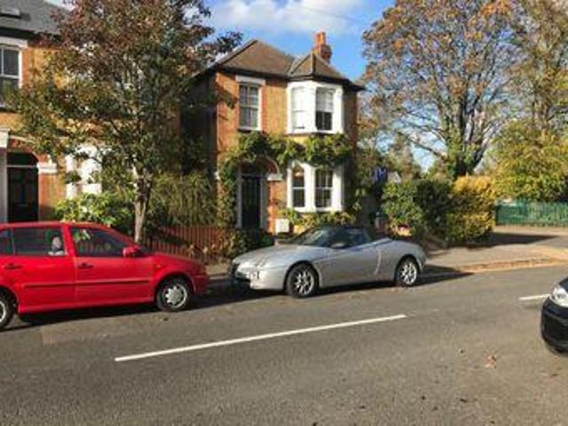 2 Bedrooms Flat for rent in Broomfield Road, Surbiton KT5