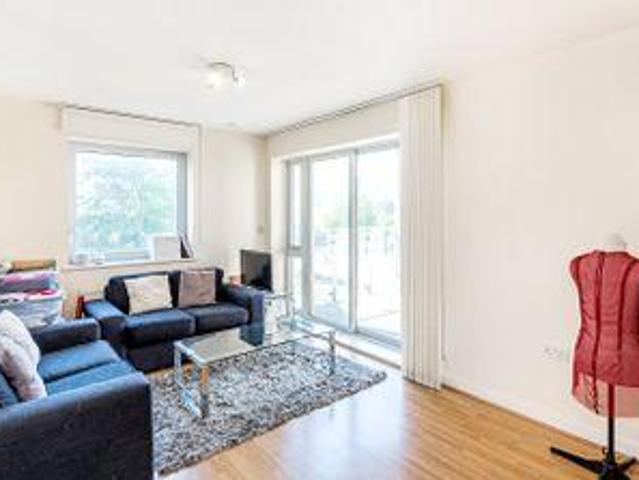 2 Bedrooms Flat for rent in Broomfield Street, London E14