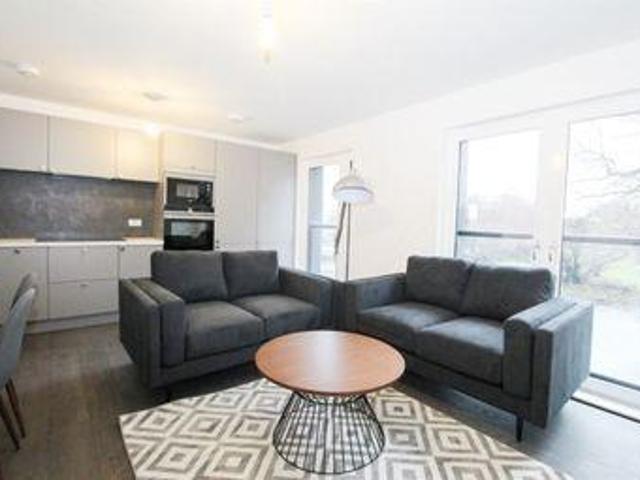 2 Bedrooms Flat for rent in Broomhill Avenue, Glasgow G11