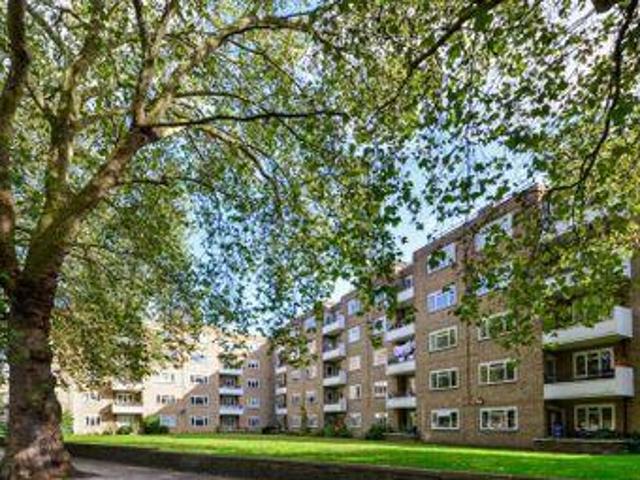2 Bedrooms Flat for rent in Broomhouse Lane, Parsons Green SW6